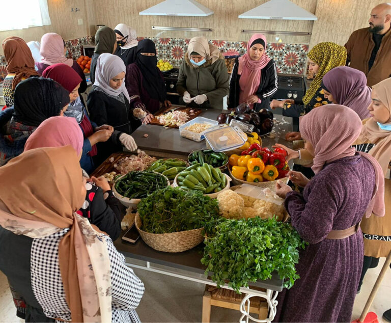 Dar al Shouneh - Traditional Jordanian Restaurant - Greening The Desert ...